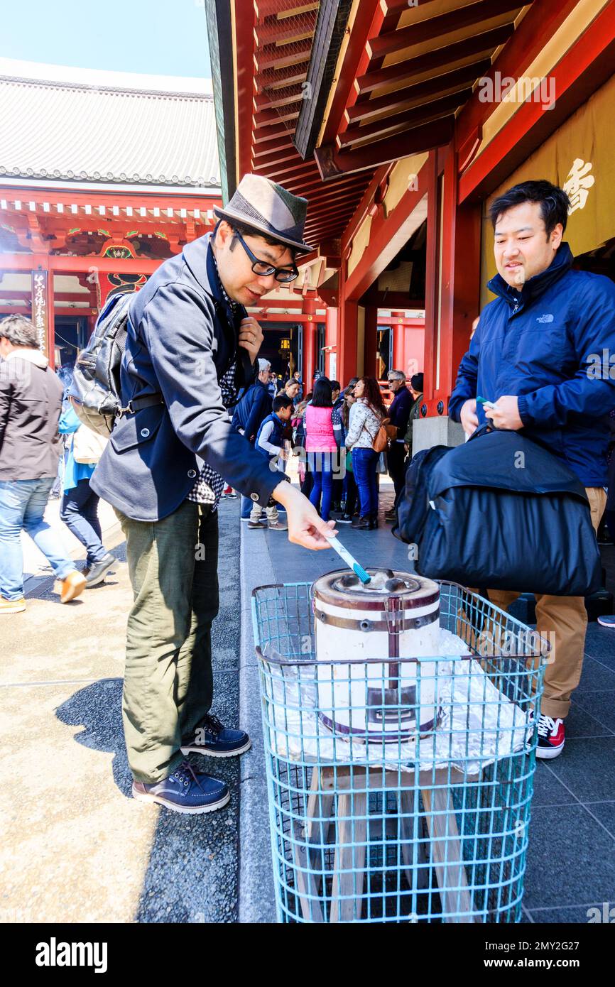 Tokyo, The popular Asakusa shrine and Sensoji temple. Japanese man ...