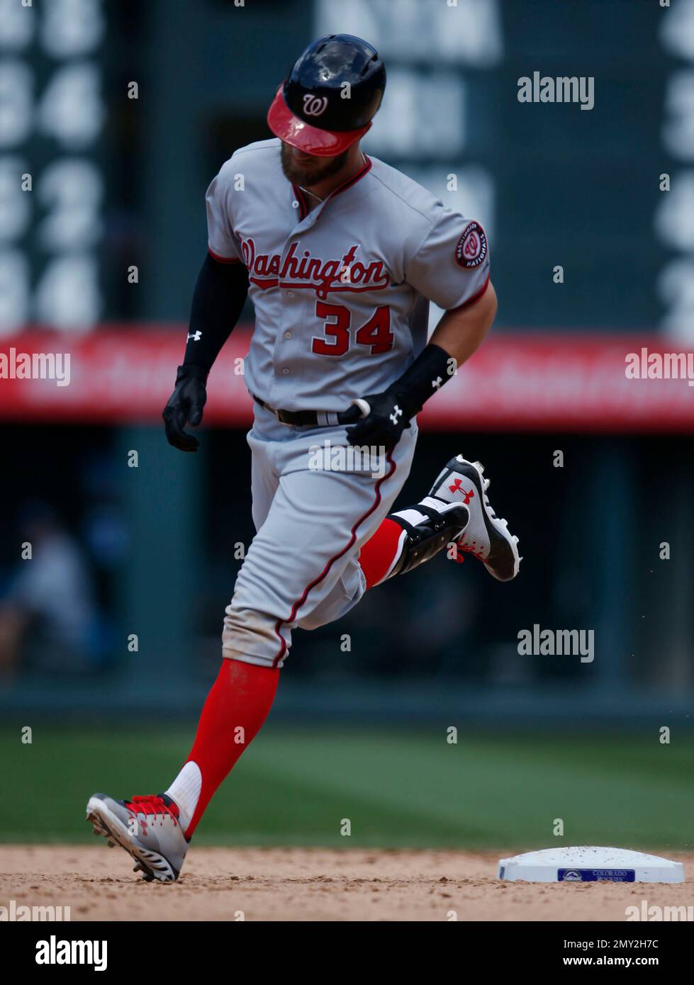 Washington Nationals right fielder Bryce Harper (34) in the fifth ...