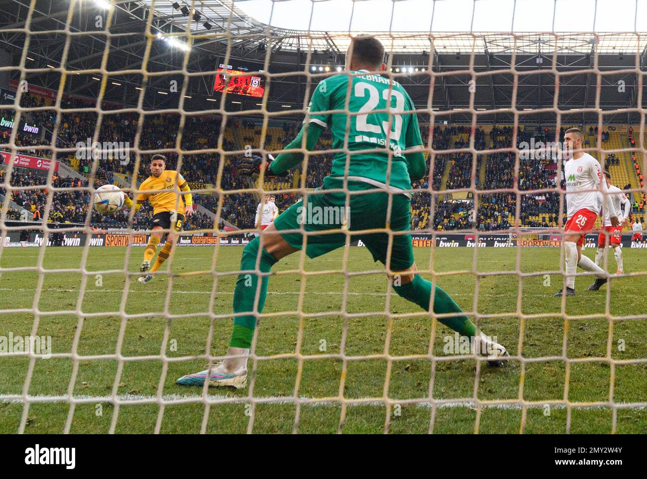 Felix gebhardt hi-res stock photography and images - Alamy