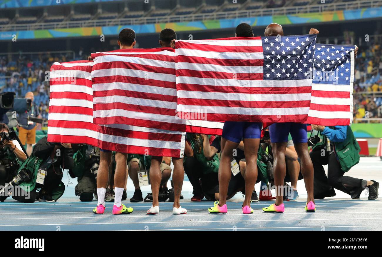 The United States men's 4x400 meters relay team Arman Hall, Tony McQuay ...