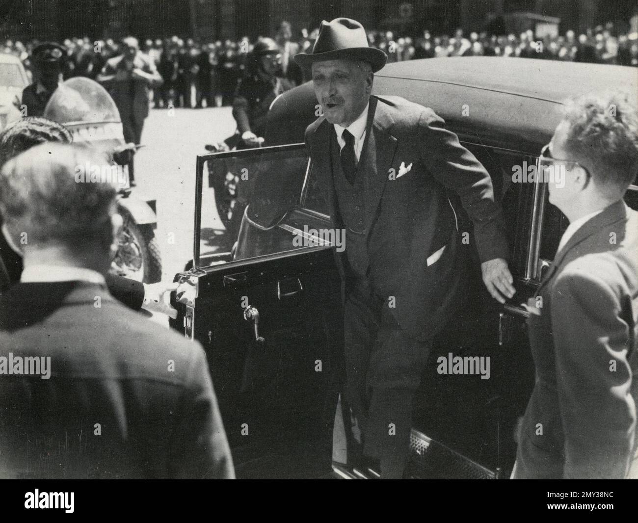The arrival of Italian President of Republic Enrico De Nicola at the ...