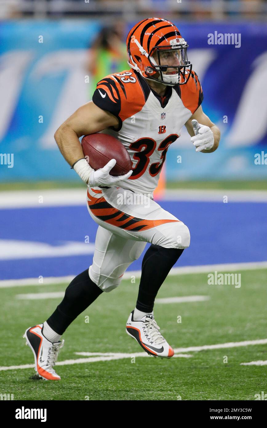 Cincinnati Bengals running back Rex Burkhead (33) returns a kickoff ...