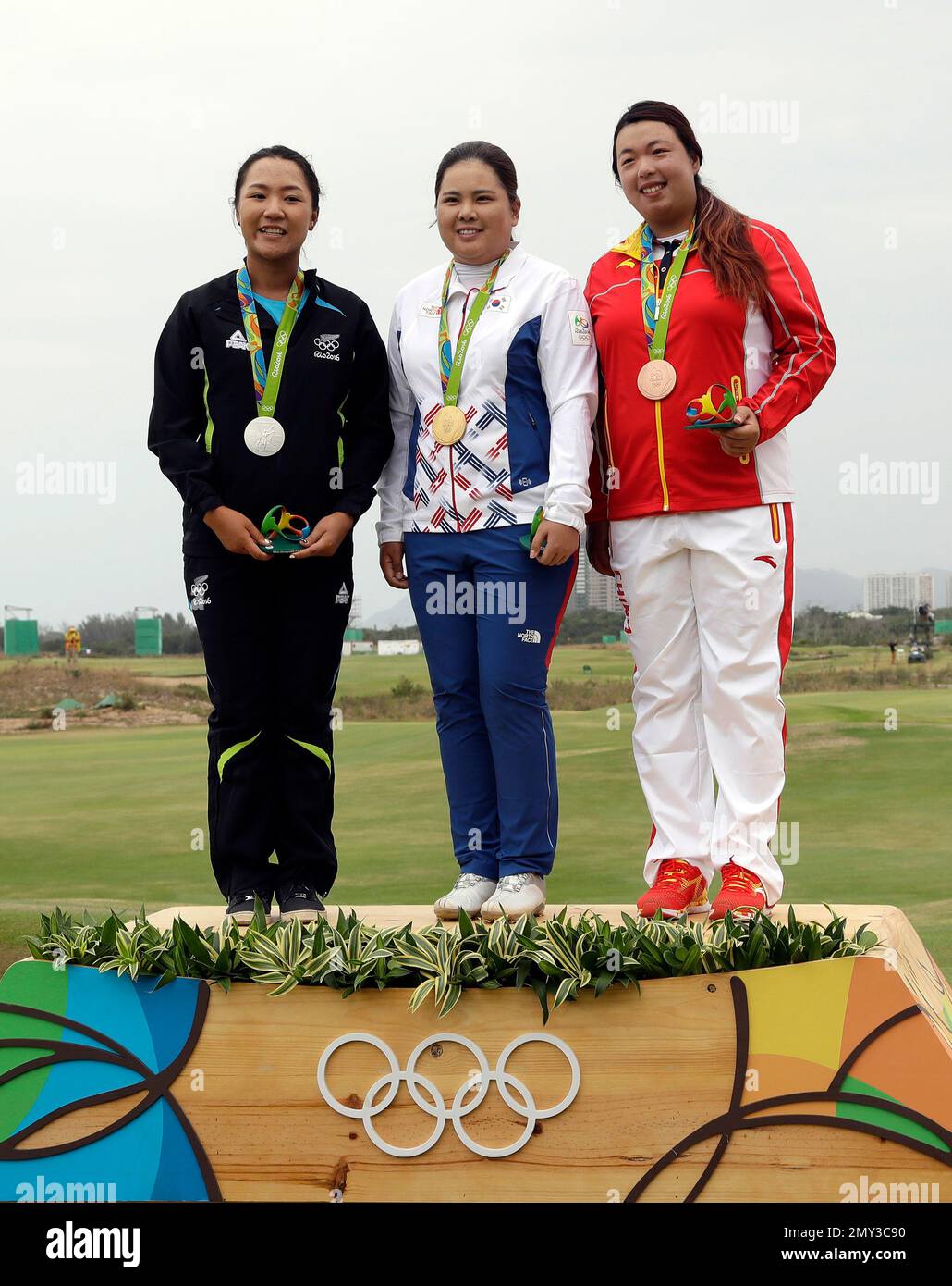 From left to right, silver medalist, Lydia Ko of New Zealand, gold ...