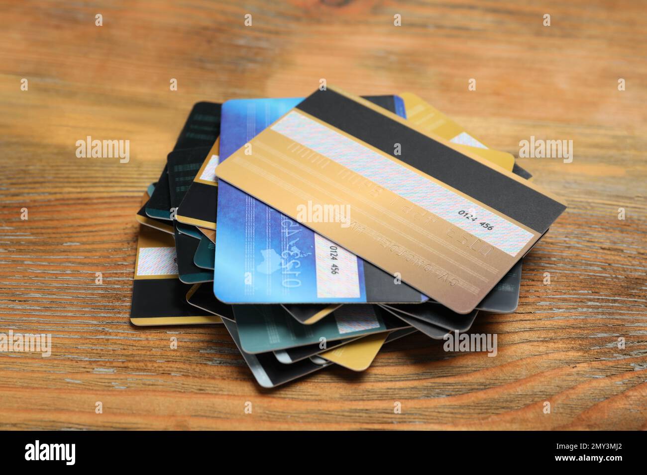 Many different credit cards hi-res stock photography and images - Alamy