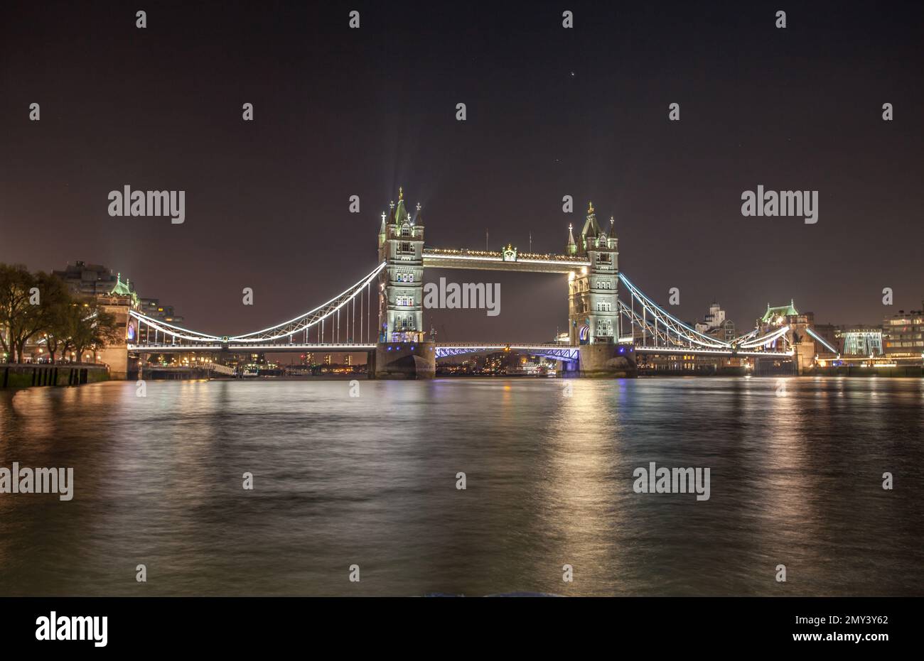 Beautiful night view brooklyn bridge hi-res stock photography and ...