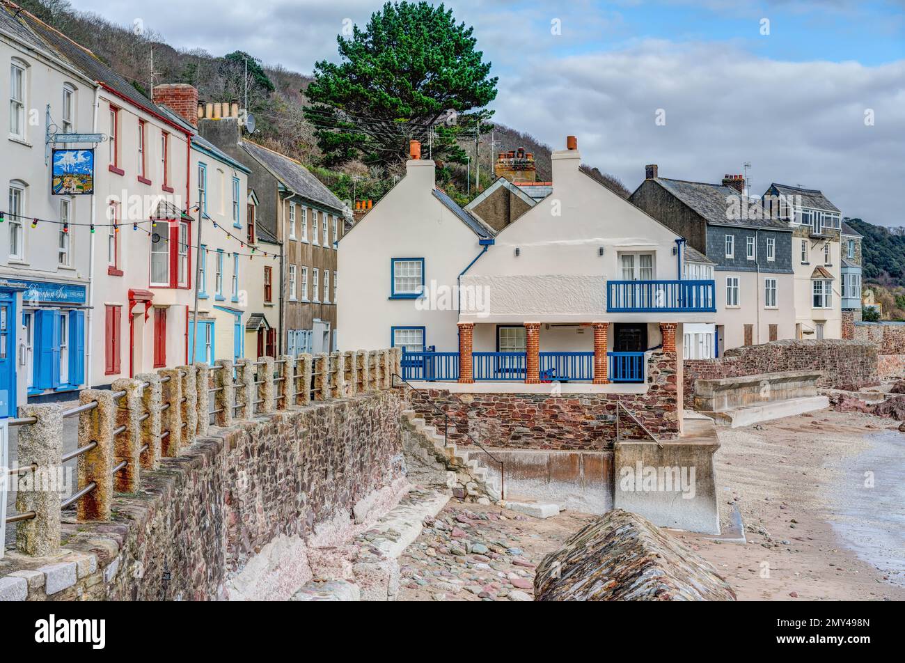 Cornish seaside village hi-res stock photography and images - Alamy