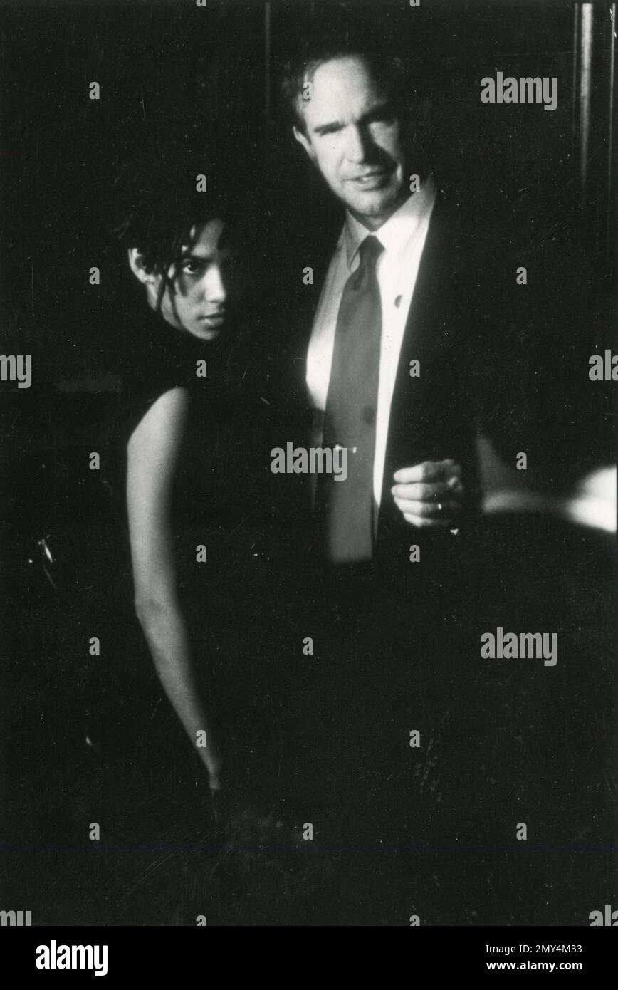 Bulworth warren beatty 1998 hi-res stock photography and images - Alamy