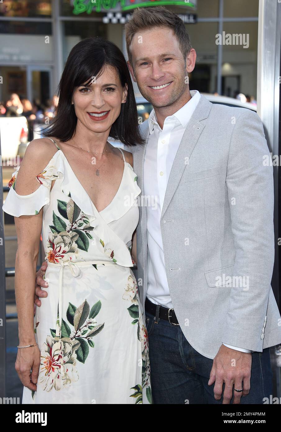 Perrey Reeves, left, and Aaron Endress-Fox arrive at the Los Angeles ...