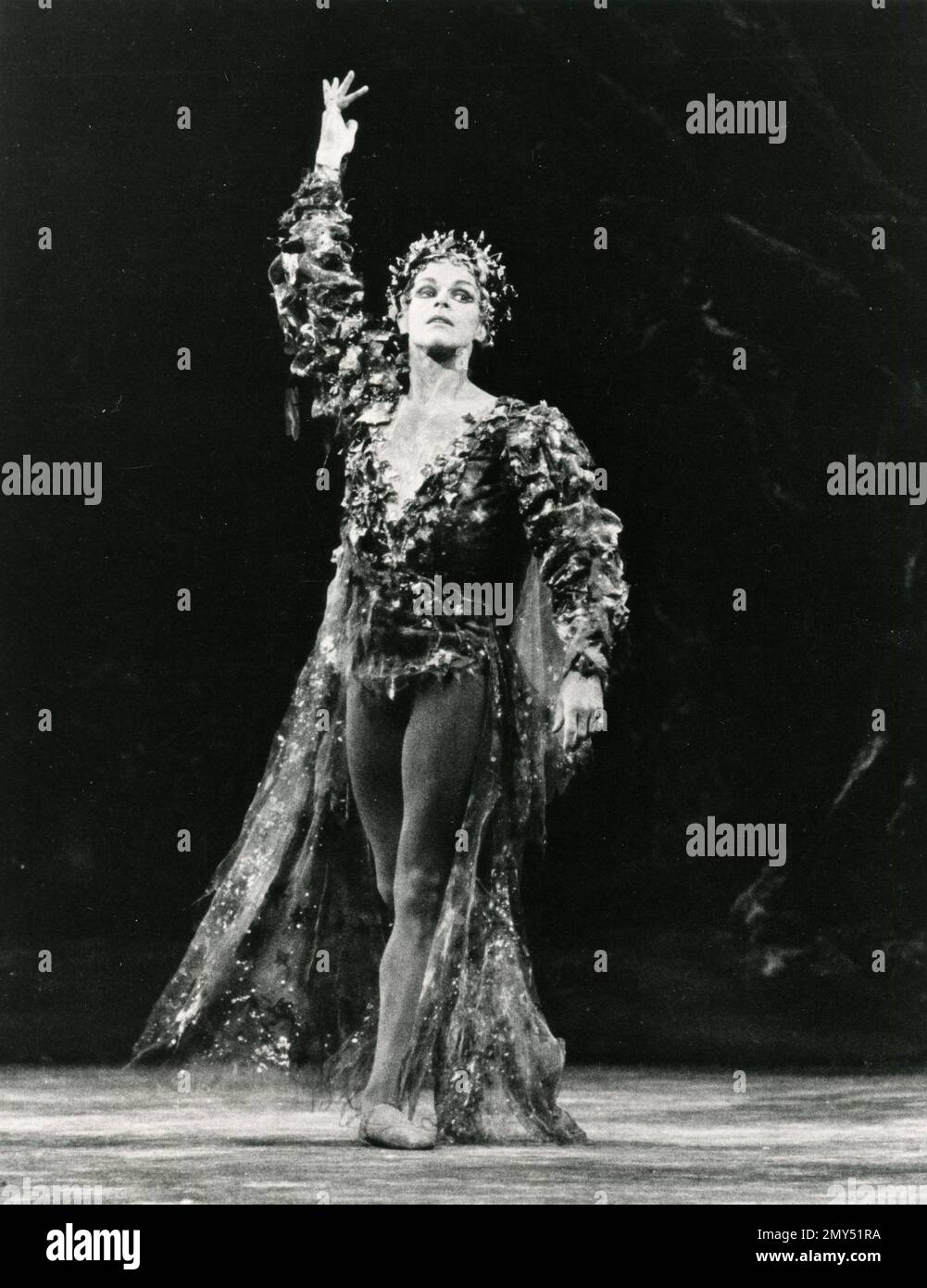 British actor Anthony Dowell as Oberon in The Dream, UK 1980s Stock ...