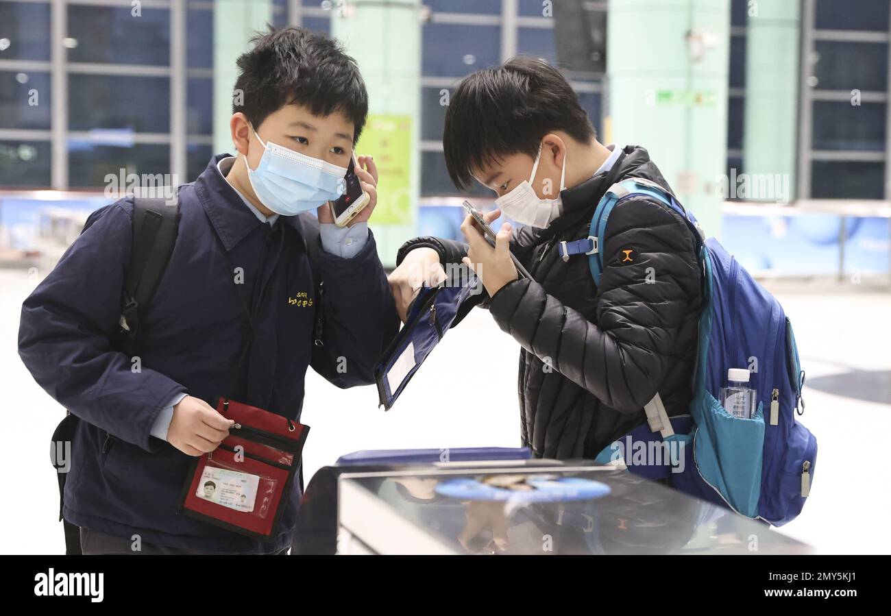 Cross borders students return to campus at Lok Ma Chau. 01FEB23 SCMP /K ...
