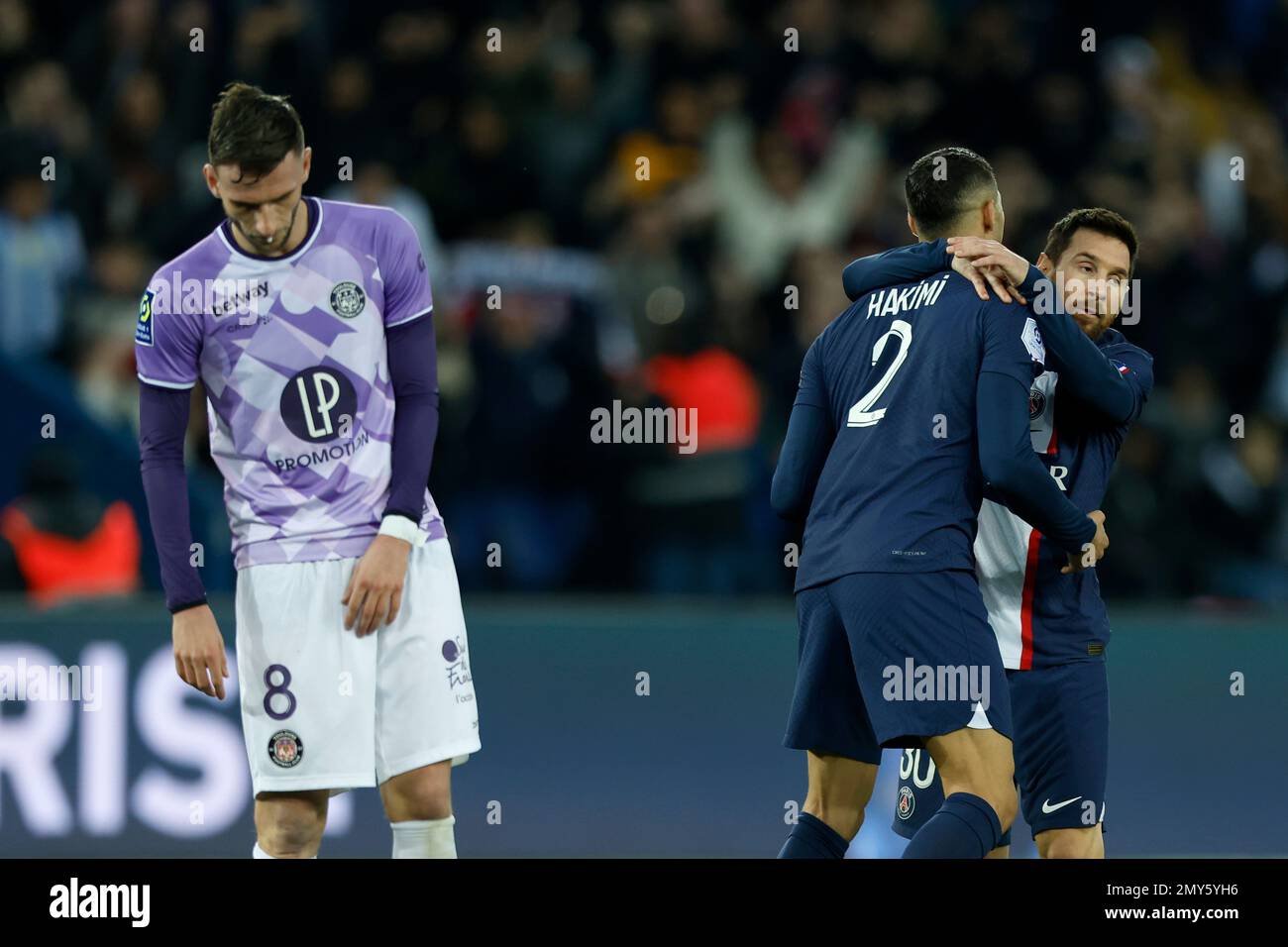 Paris Saint-Germain's Achraf Hakimi, center, celebrates with Paris ...