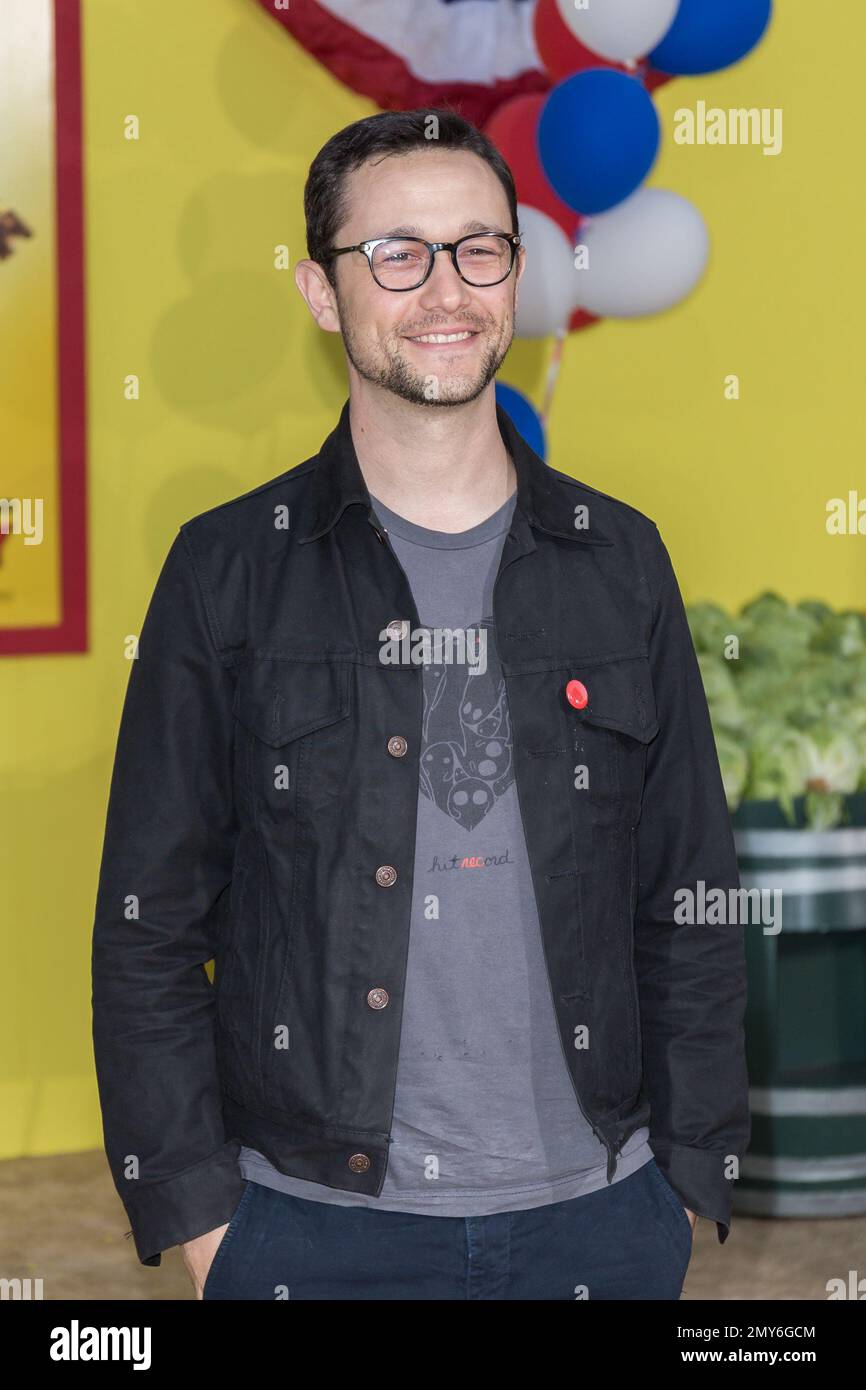 Joseph Gordon-Levitt arrives at the world premiere of "Sausage Party ...