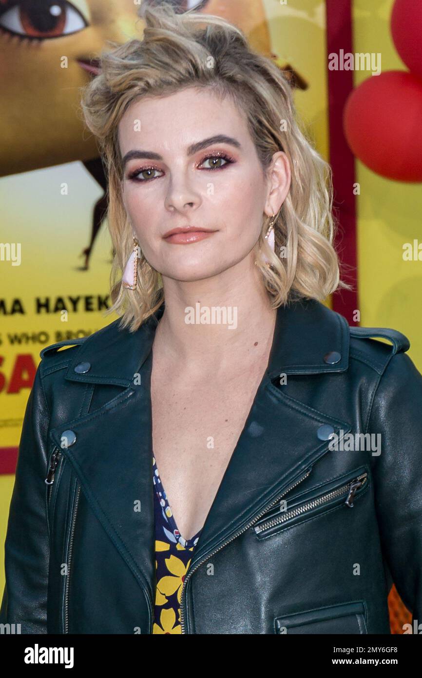 Kelly Oxford arrives at the world premiere of "Sausage Party" at the ...