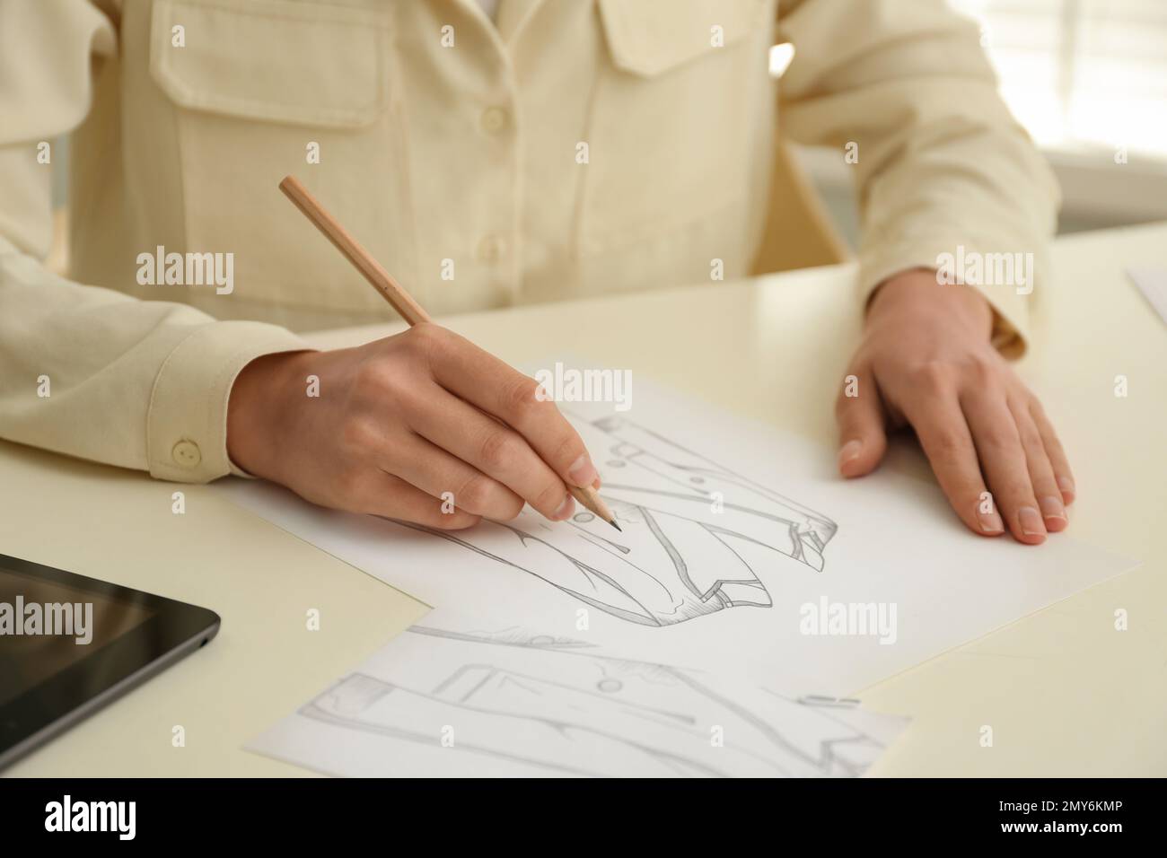 Drawing clothes hi-res stock photography and images - Alamy