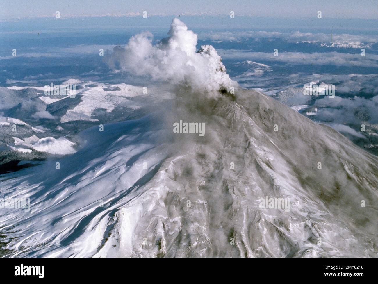 Smoke, soot and ash billows from Mount St. Helens in Washington state ...