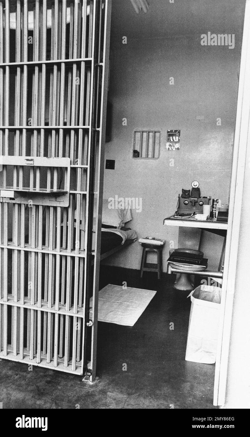 This is one of the prison cells in Row 2 at San Quentin state prison ...