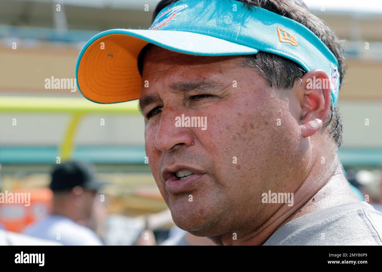Miami Dolphins offensive coordinator Clyde Christensen talks with the ...