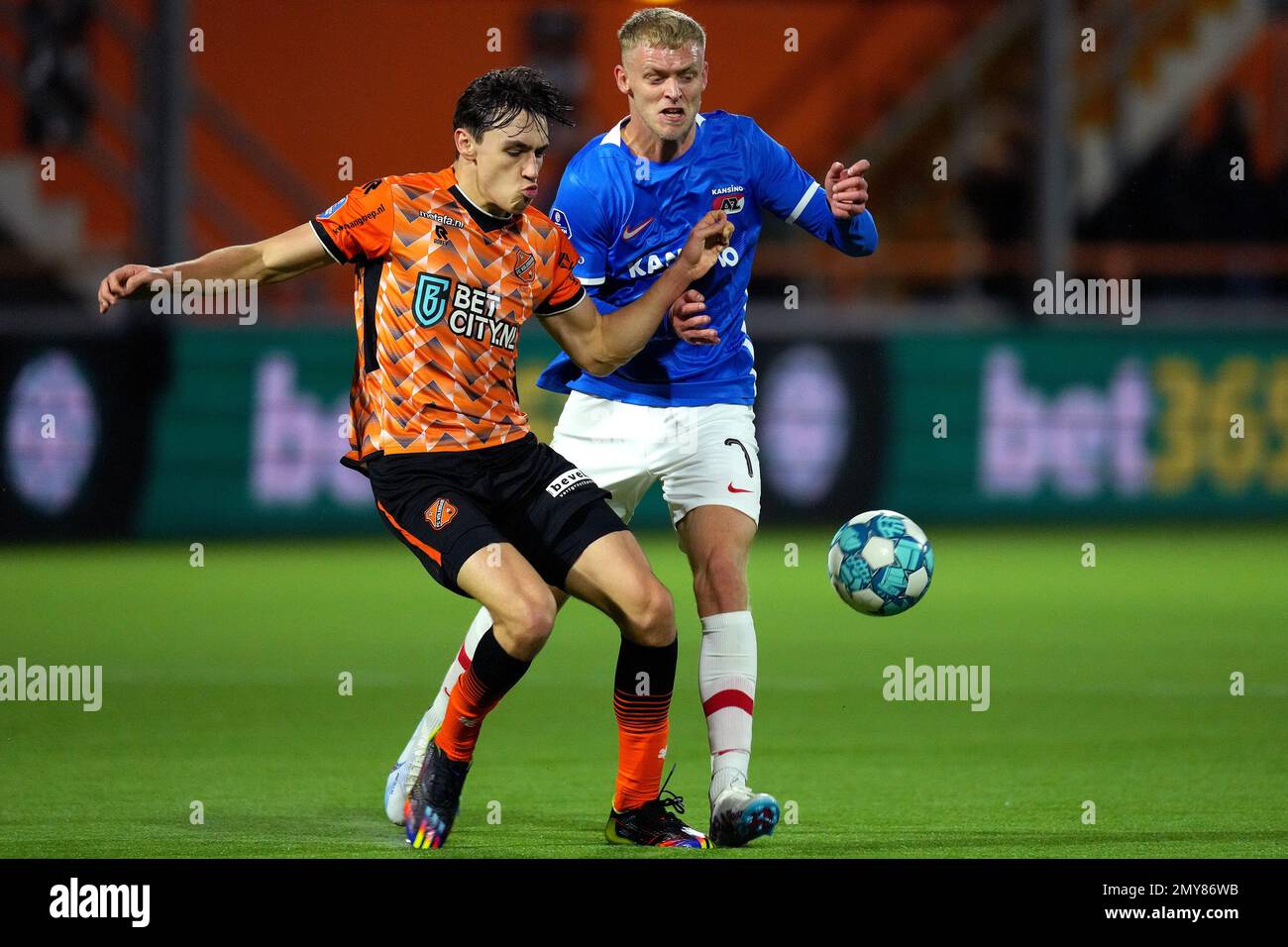 VOLENDAM - (lr) Josh Flint of FC Volendam, Jens Odgaard of AZ Alkmaar ...