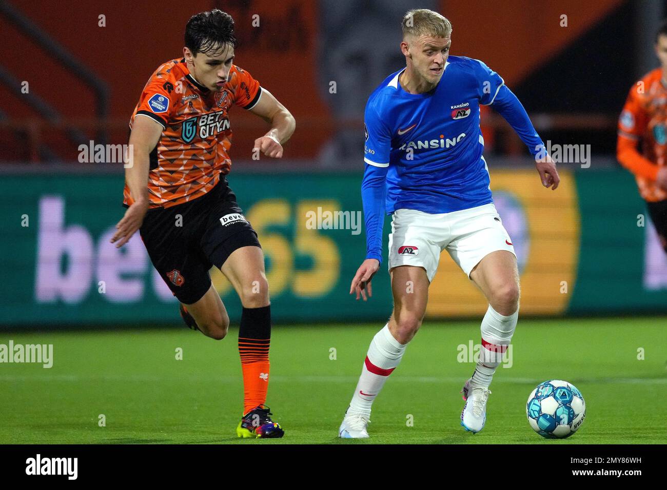 VOLENDAM - (lr) Josh Flint of FC Volendam, Jens Odgaard of AZ Alkmaar ...