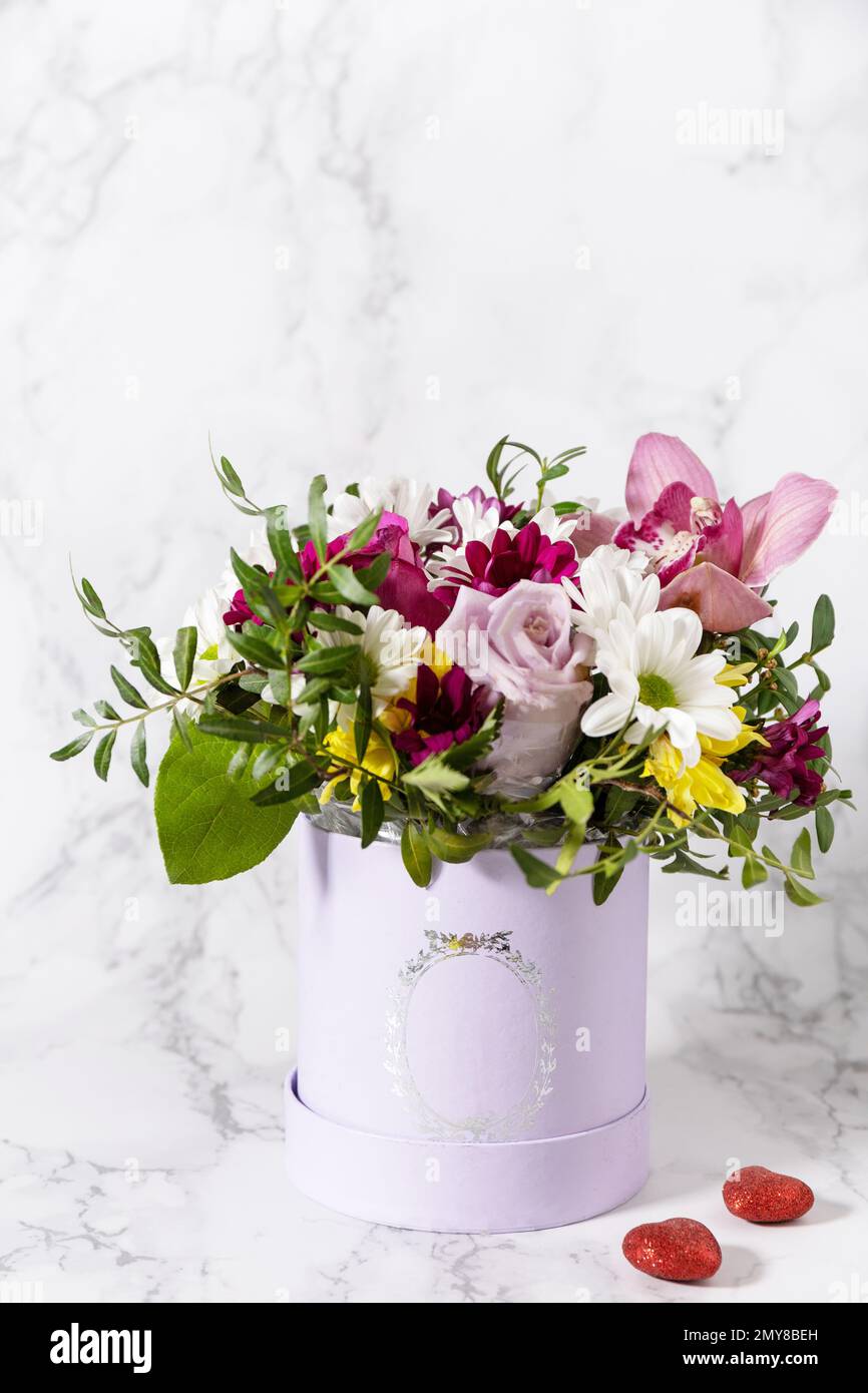 Happy Mothers Day background with dainty flowers. Beautiful greeting ...