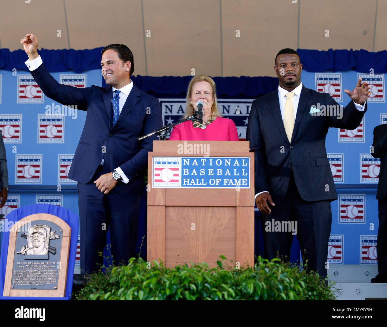 National Baseball Hall of Fame inductees Mike Piazza, left, and Ken ...