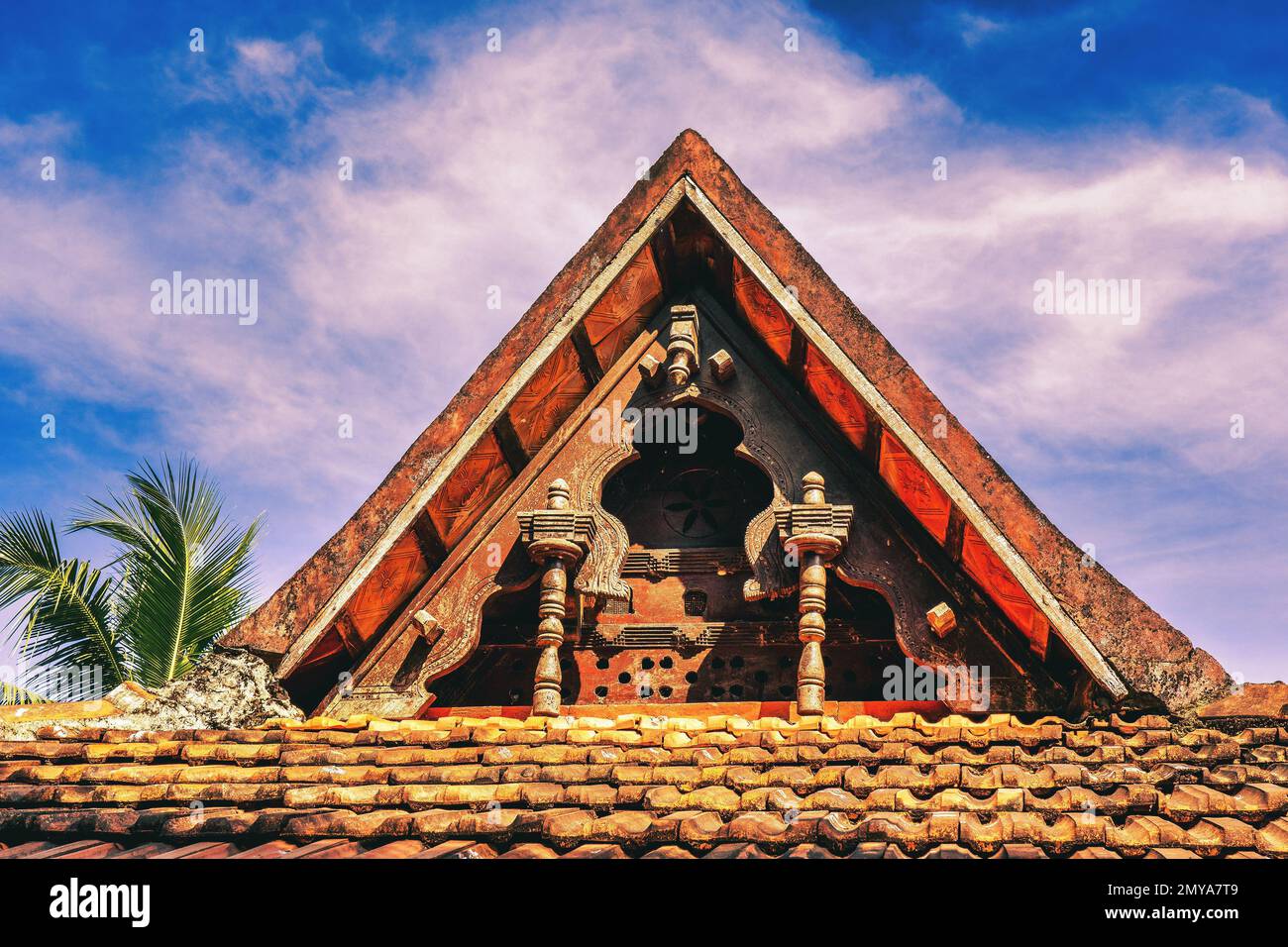 Punnamada Resort, Alappuzha, Kerala, India - 19.01.2023: Carving wood ...