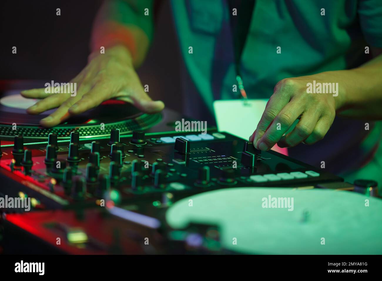 Dj mixing vinyl records scratching hi-res stock photography and images ...