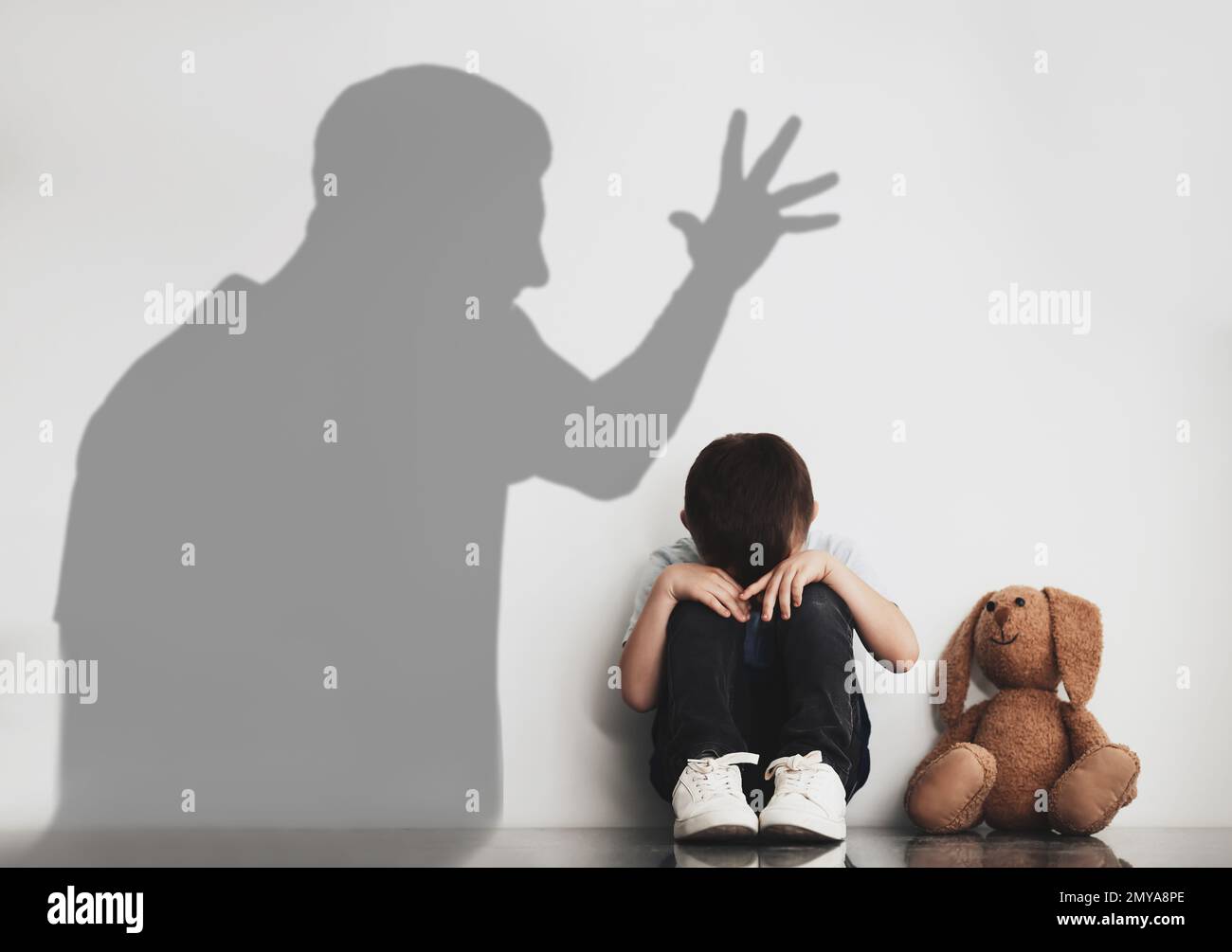 Child abuse silhouette hi-res stock photography and images - Alamy