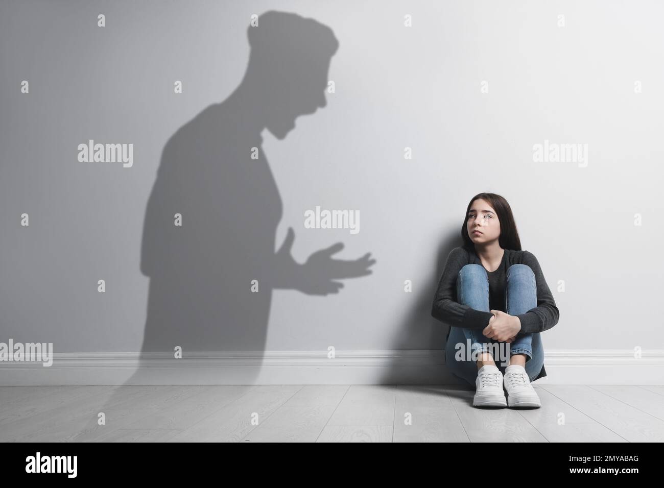 Child abuse silhouette hi-res stock photography and images - Alamy