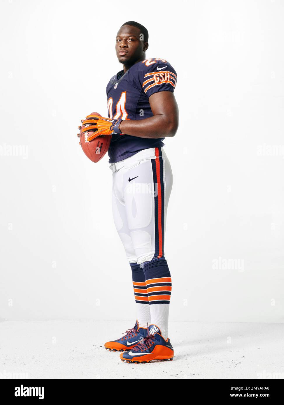 This is a photo of Jordan Howard for the 2016 NFLPA Rookie Premiere ...