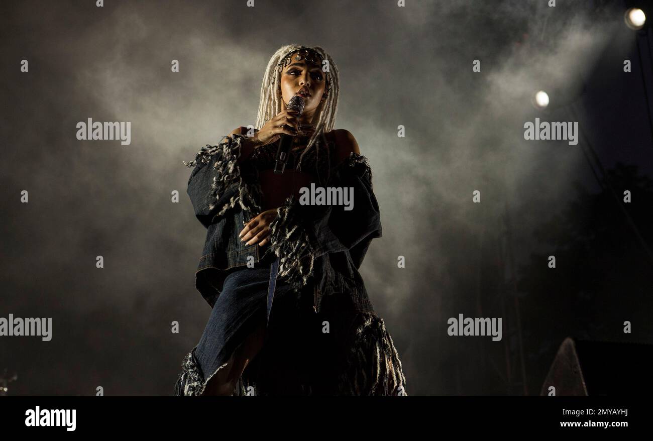 Tahliah Debrett Barnett aka FKA Twigs seen at the 2016 Pitchfork Music ...