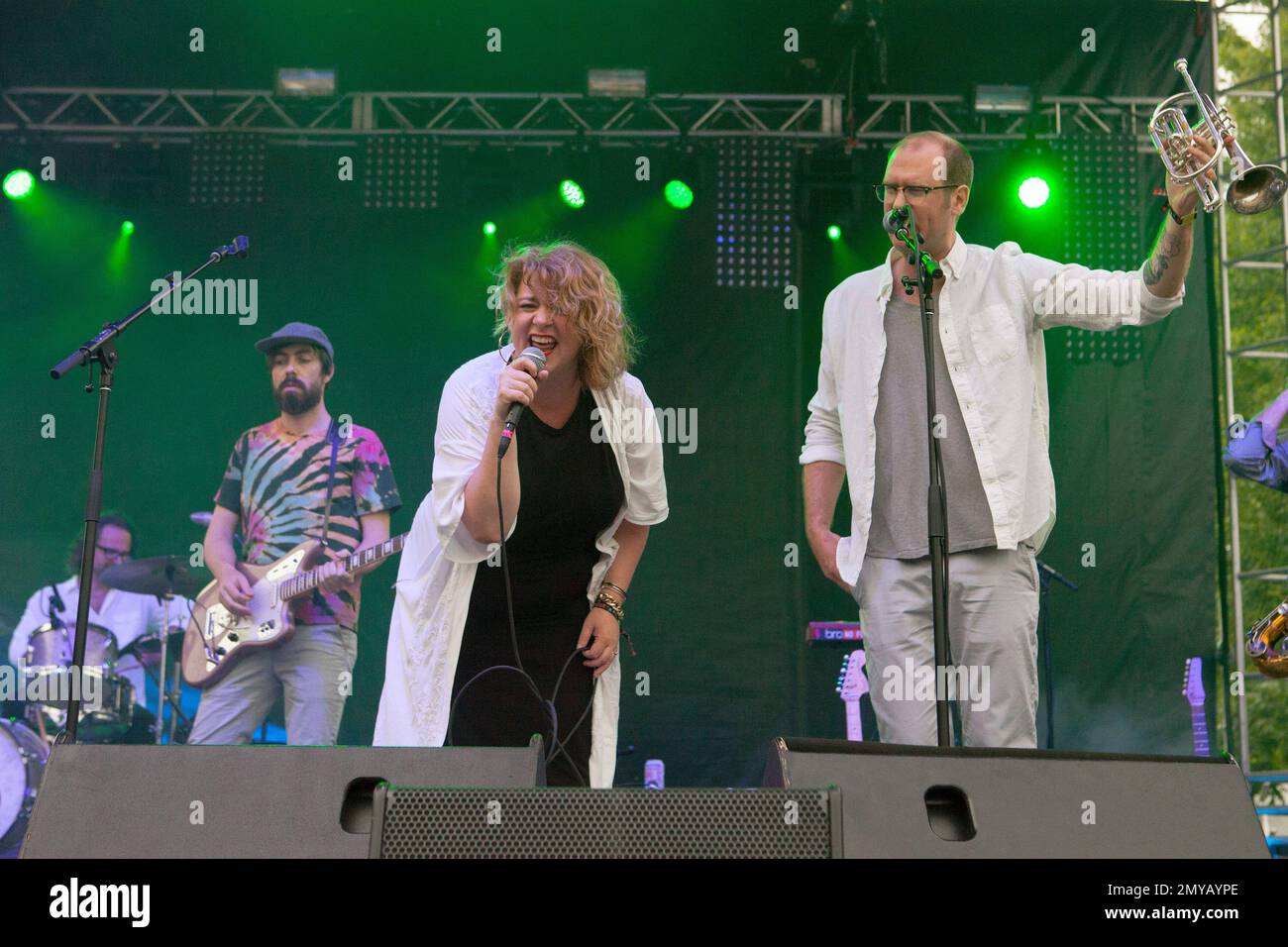 Justin Peroff, Amy Millan of Stars and Charles Spearin perform with ...
