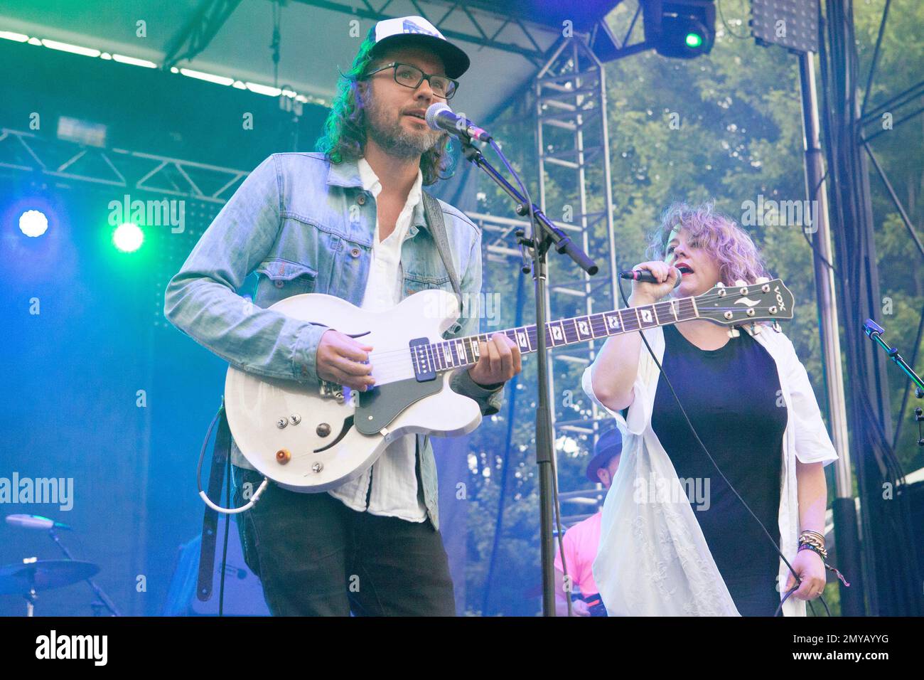 Kevin Drew and Amy Millan of Stars perform with Broken Social Scene at ...