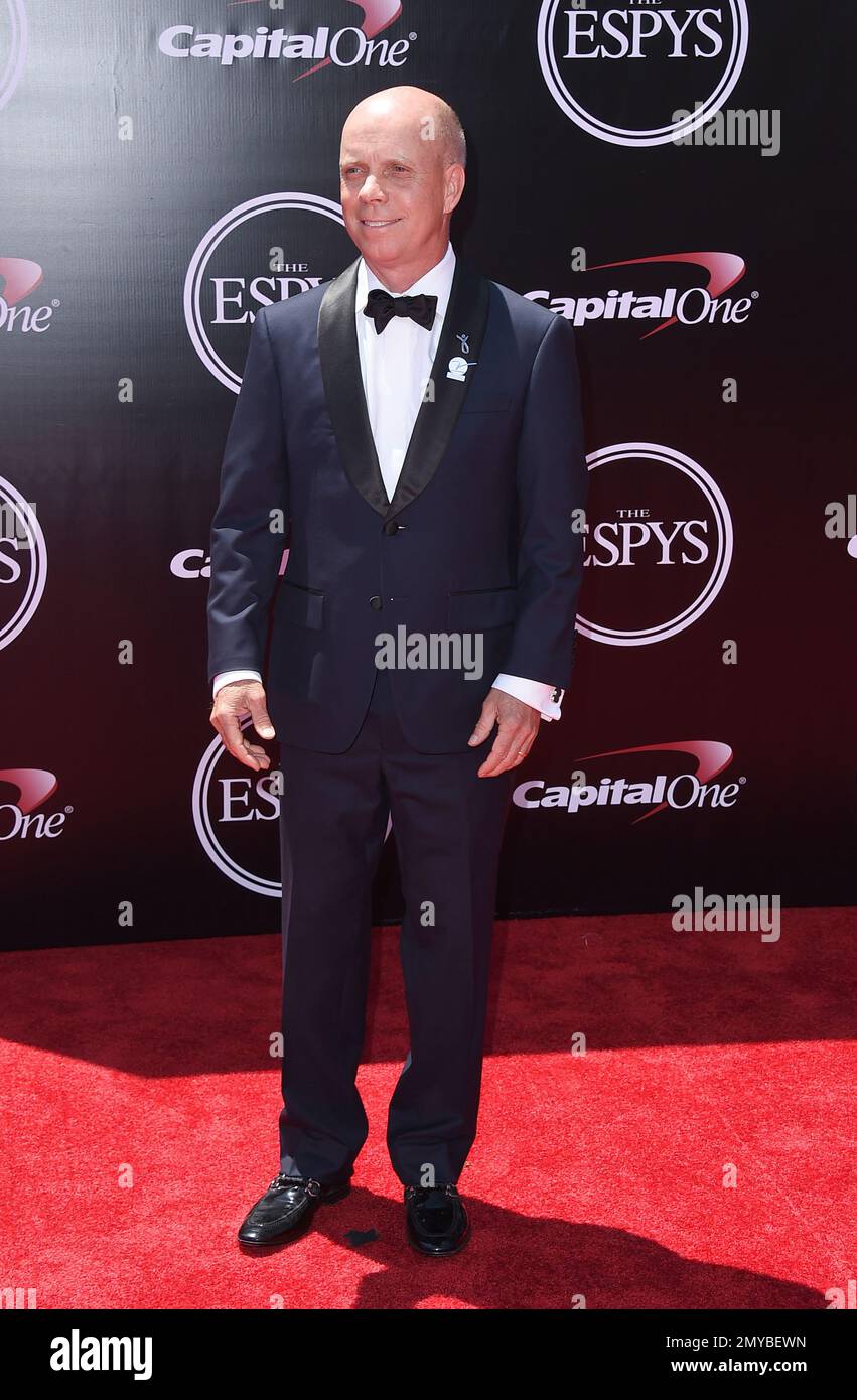 Sports commentator Scott Hamilton arrives at the ESPY Awards at the ...