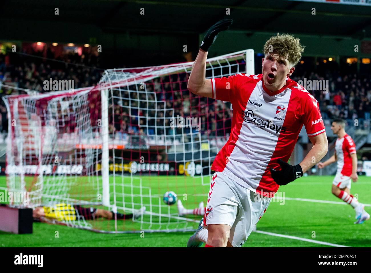 EMMEN - (r) Ole Romeny of FC Emmen celebrates tying 2-2 during the ...