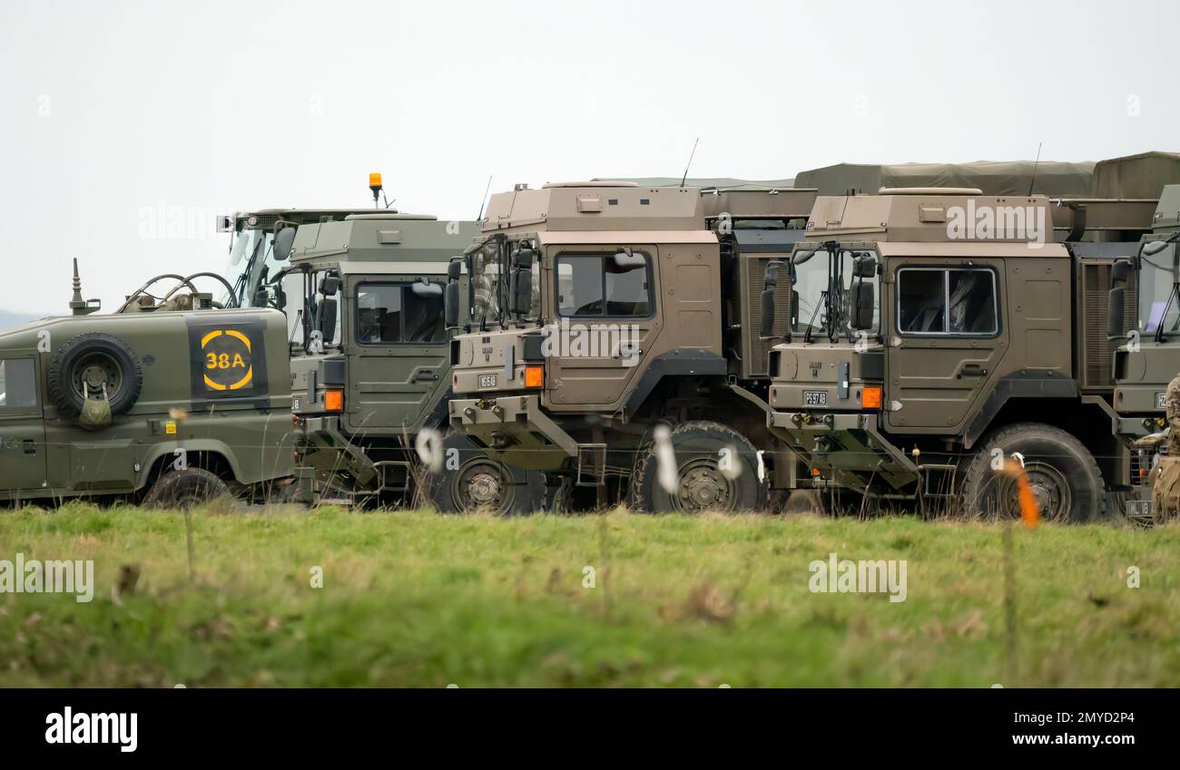 British army vehicle foxhound hi-res stock photography and images - Alamy