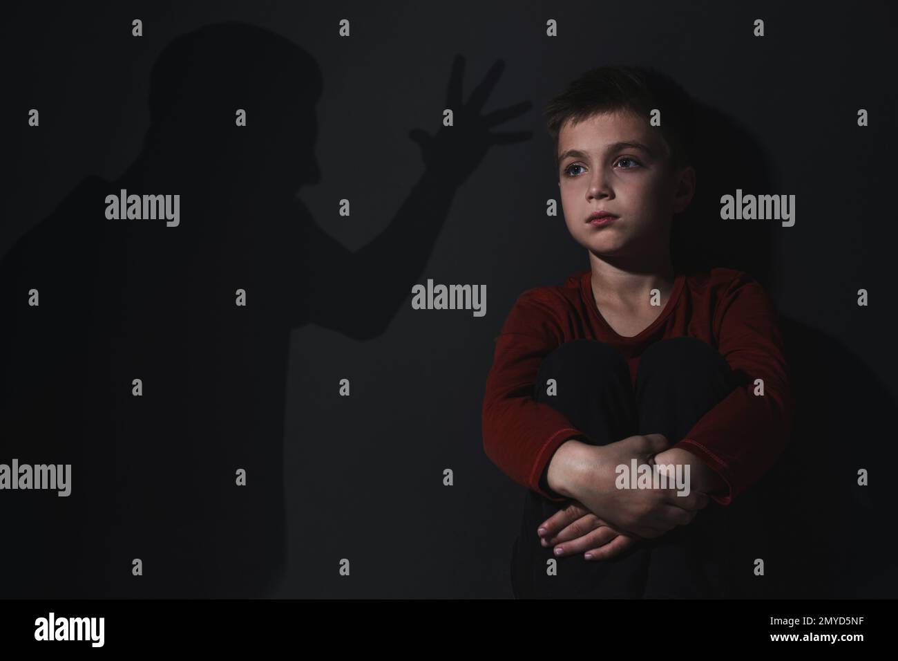 Domestic abuse silhouette victim hi-res stock photography and images ...