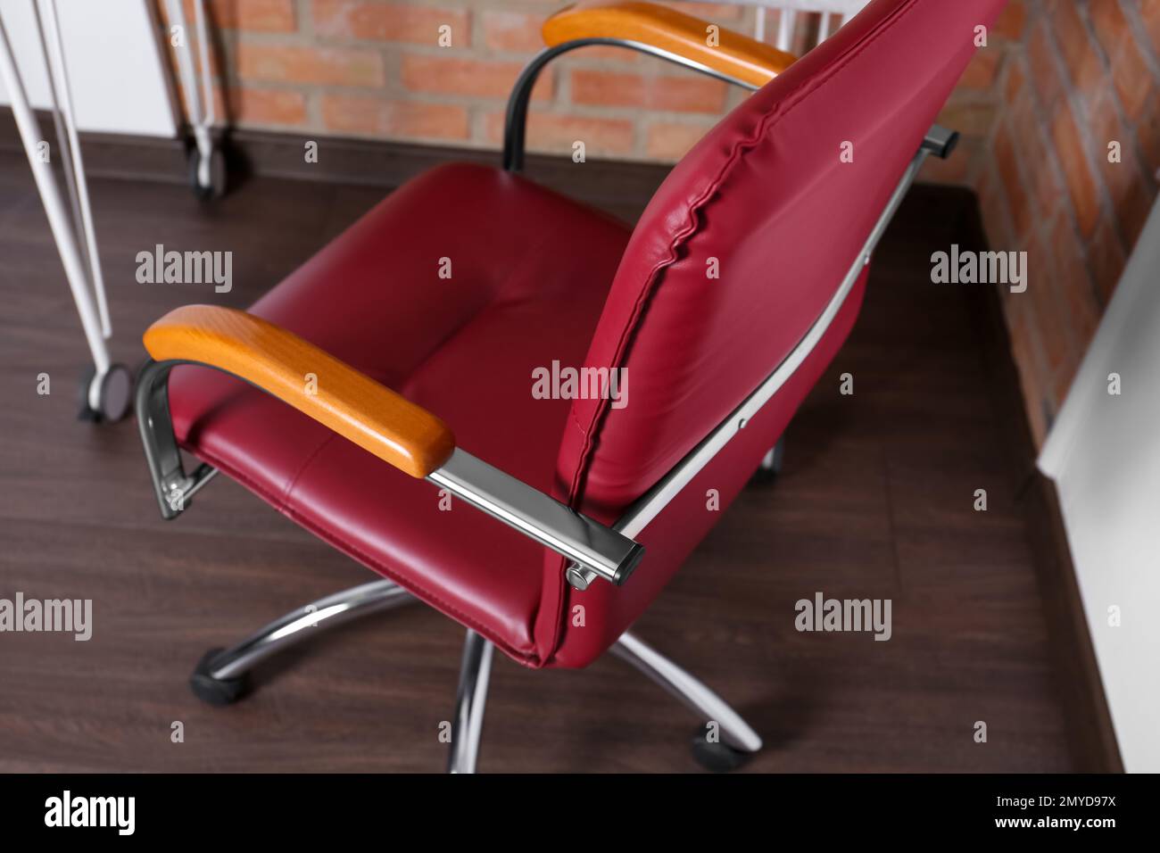 Red desk chair hi-res stock photography and images - Alamy