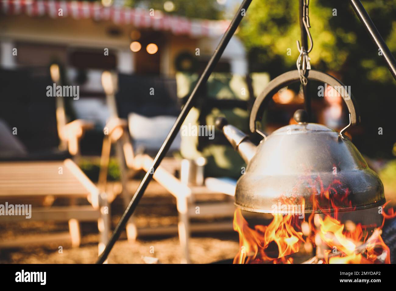 Camper van camp fire hi-res stock photography and images - Alamy