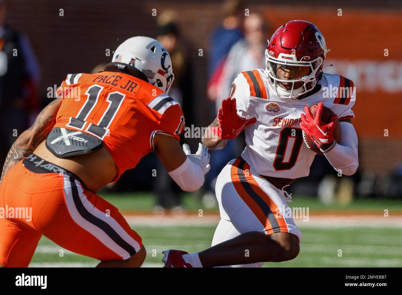American running back Eric Gray of Oklahoma (0) carries the ball as ...