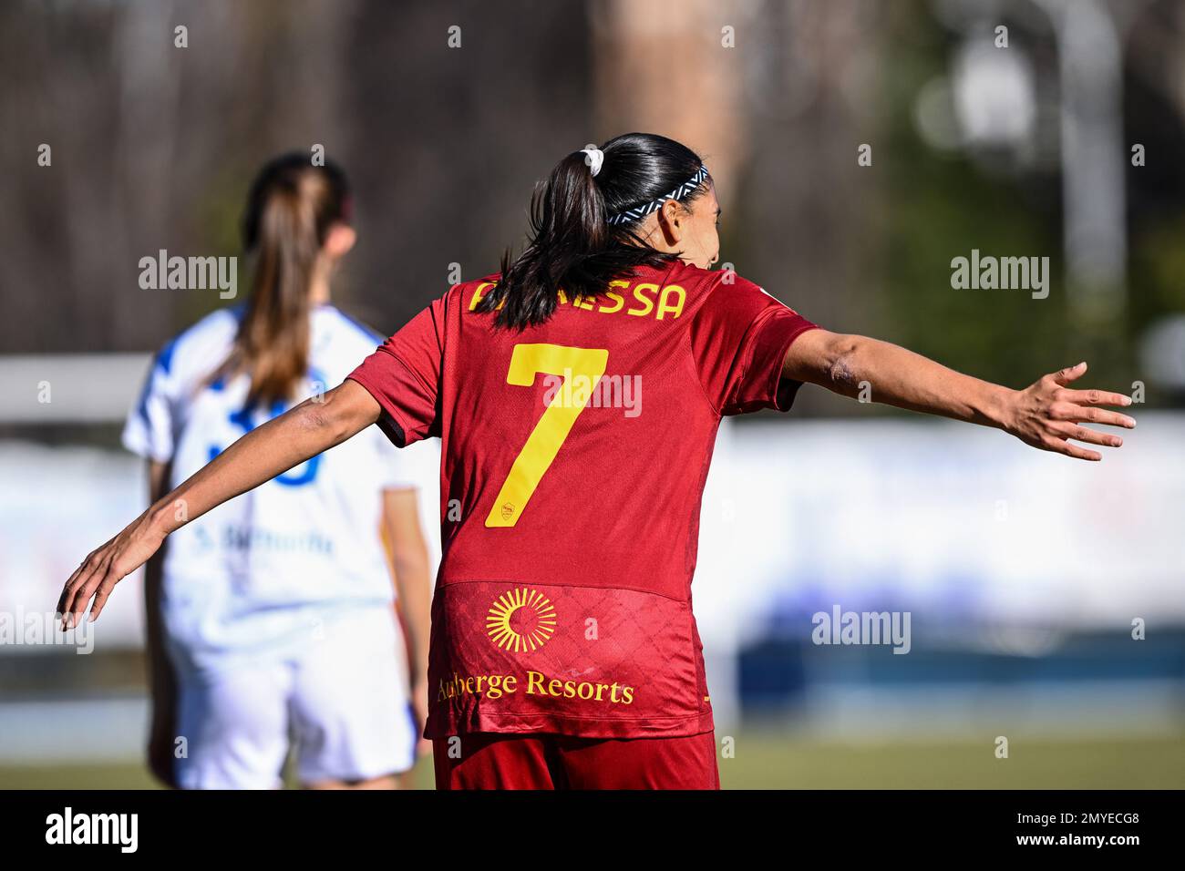 Comowomen hi-res stock photography and images - Alamy