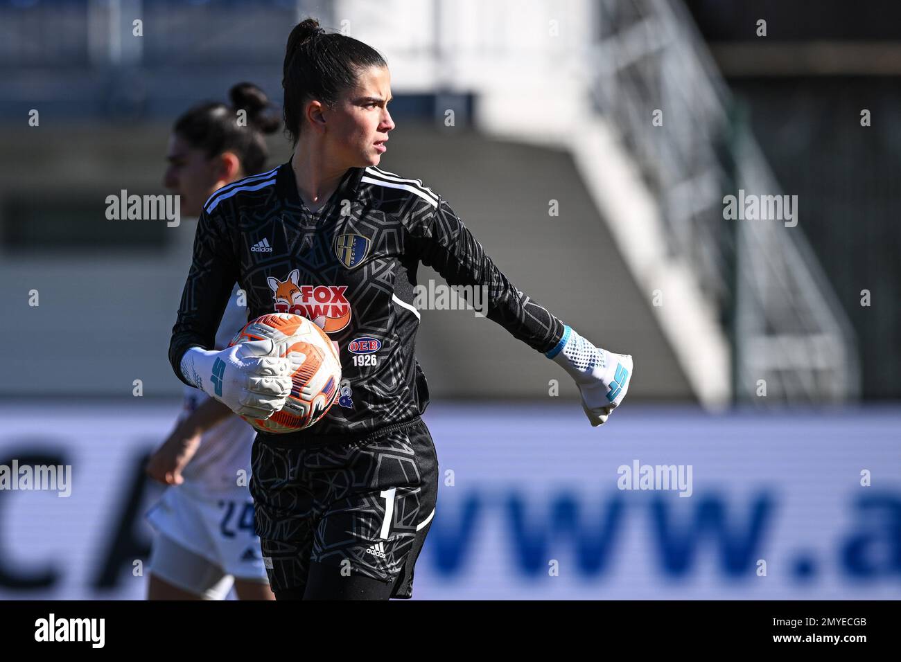 Comowomen hi-res stock photography and images - Alamy