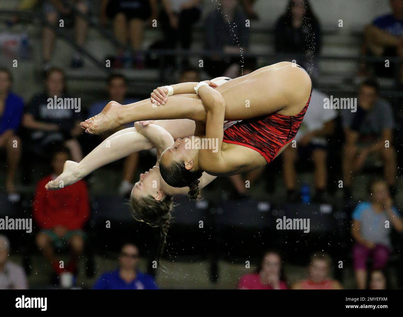 Jessica Parratto and Amy Cozad compete during the synchronized women's ...