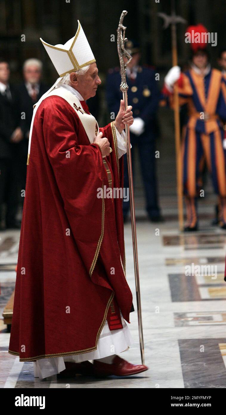 Pope Benedict XVI arrives for the funeral ceremony of late Italian ...