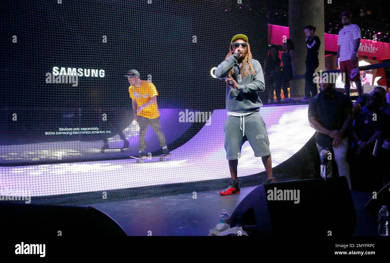 Rapper Lil Wayne performs at the Samsung exhibit at the Electronic ...