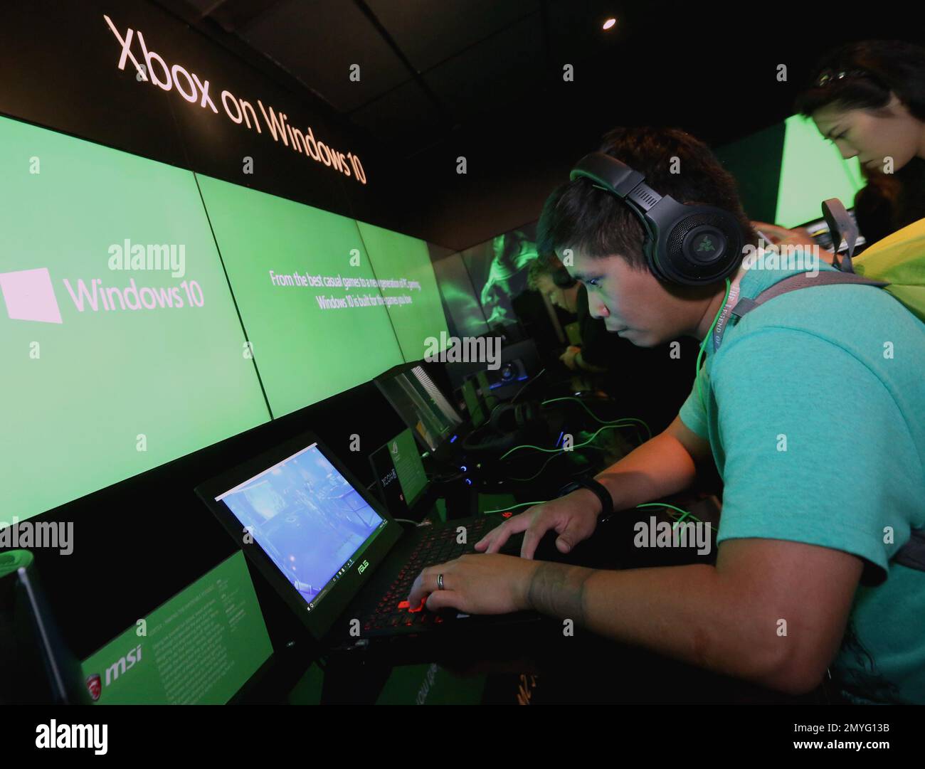 IMAGE DISTRIBUTED FOR MICROSOFT - Fans experience the newest Xbox games ...