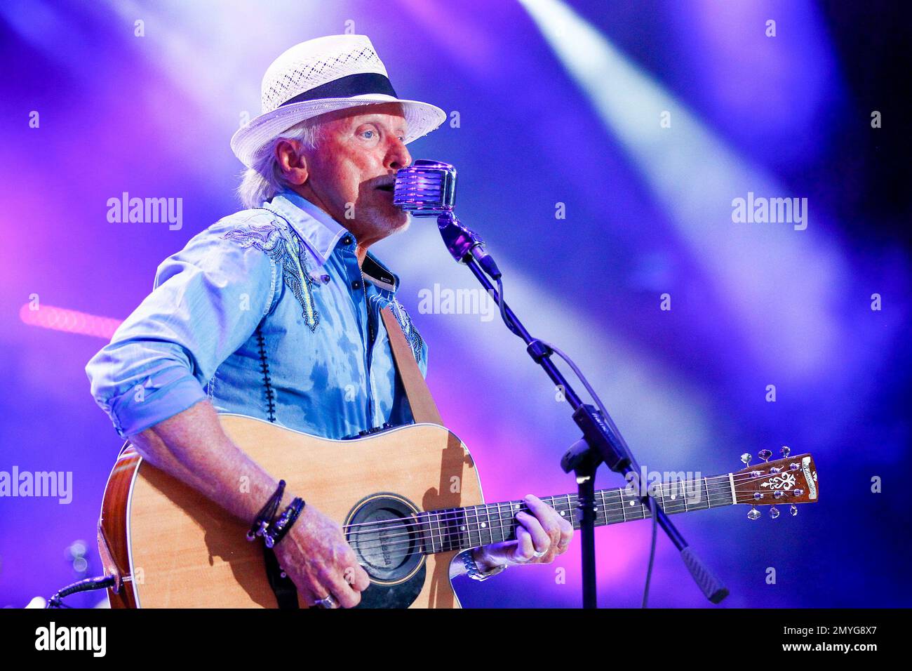 Les Taylor from Exile performs at the CMA Music Festival at Nissan ...