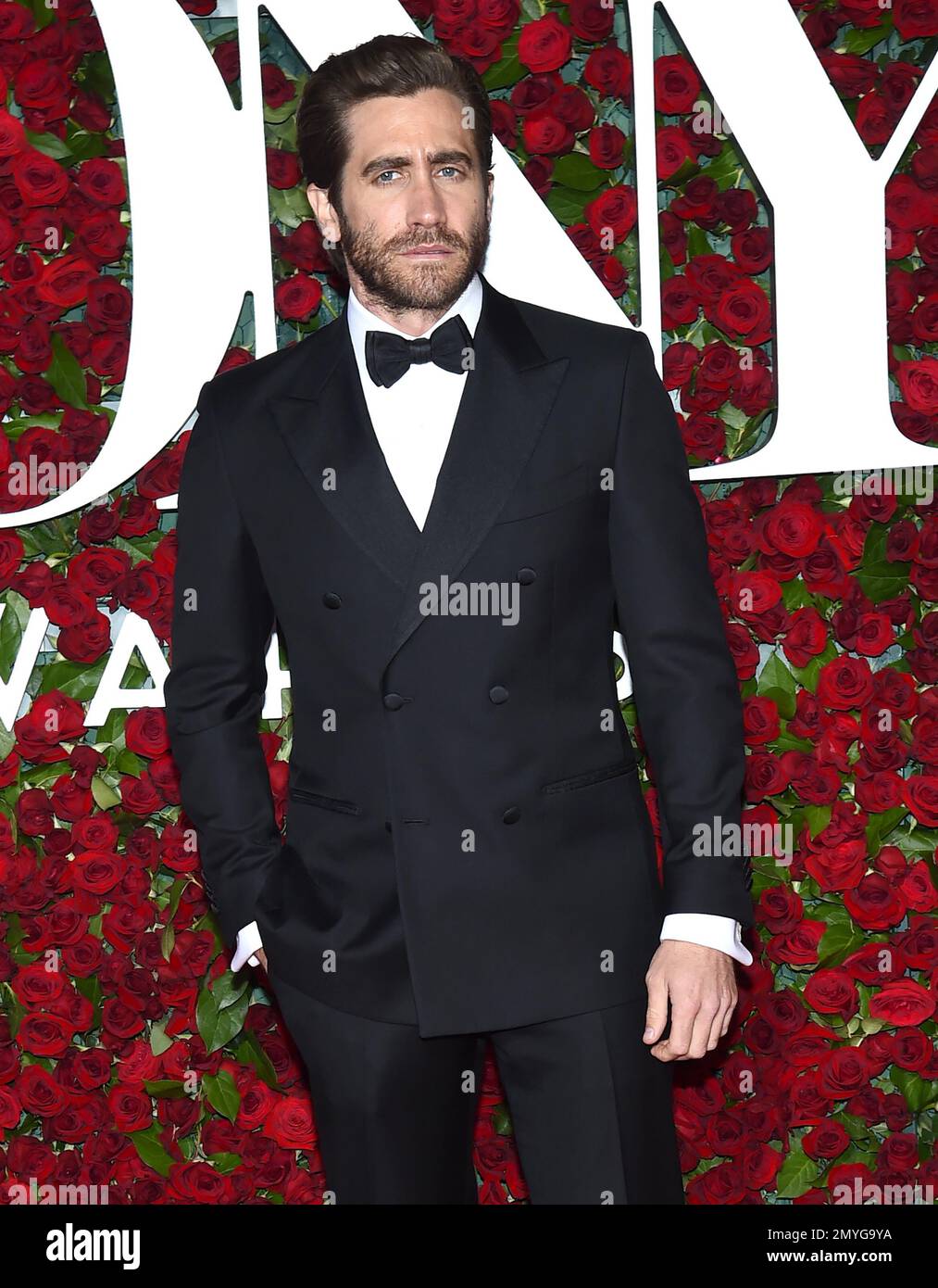 Jake Gyllenhaal arrives at the Tony Awards at the Beacon Theatre on ...