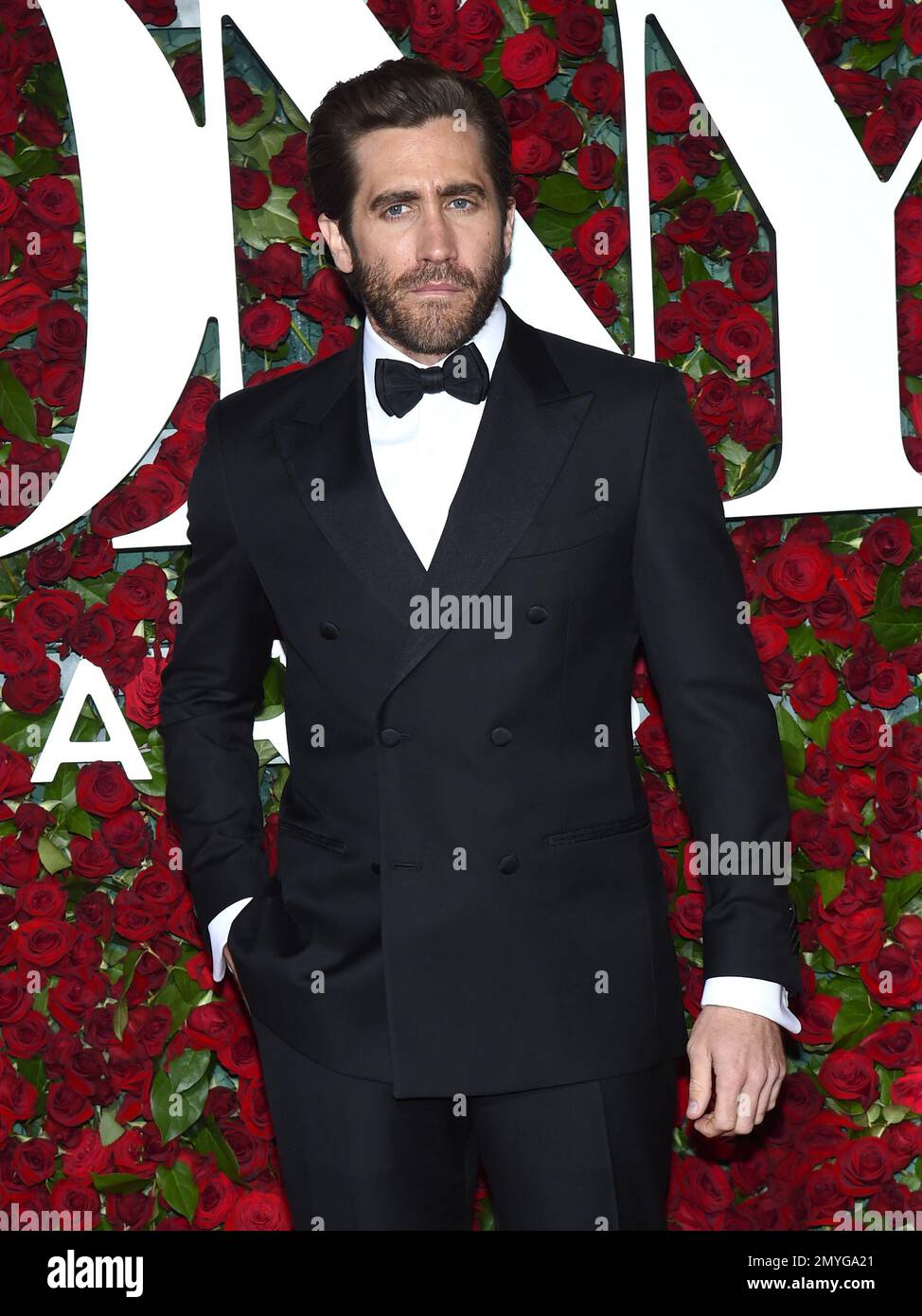 Jake Gyllenhaal arrives at the Tony Awards at the Beacon Theatre on ...