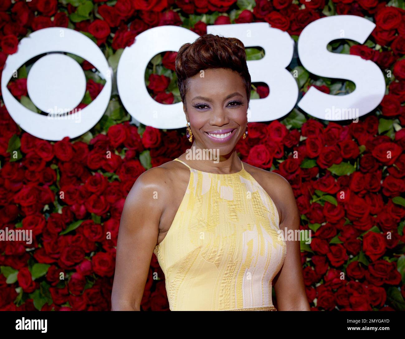 Heather Headley arrives at the Tony Awards at the Beacon Theatre on ...